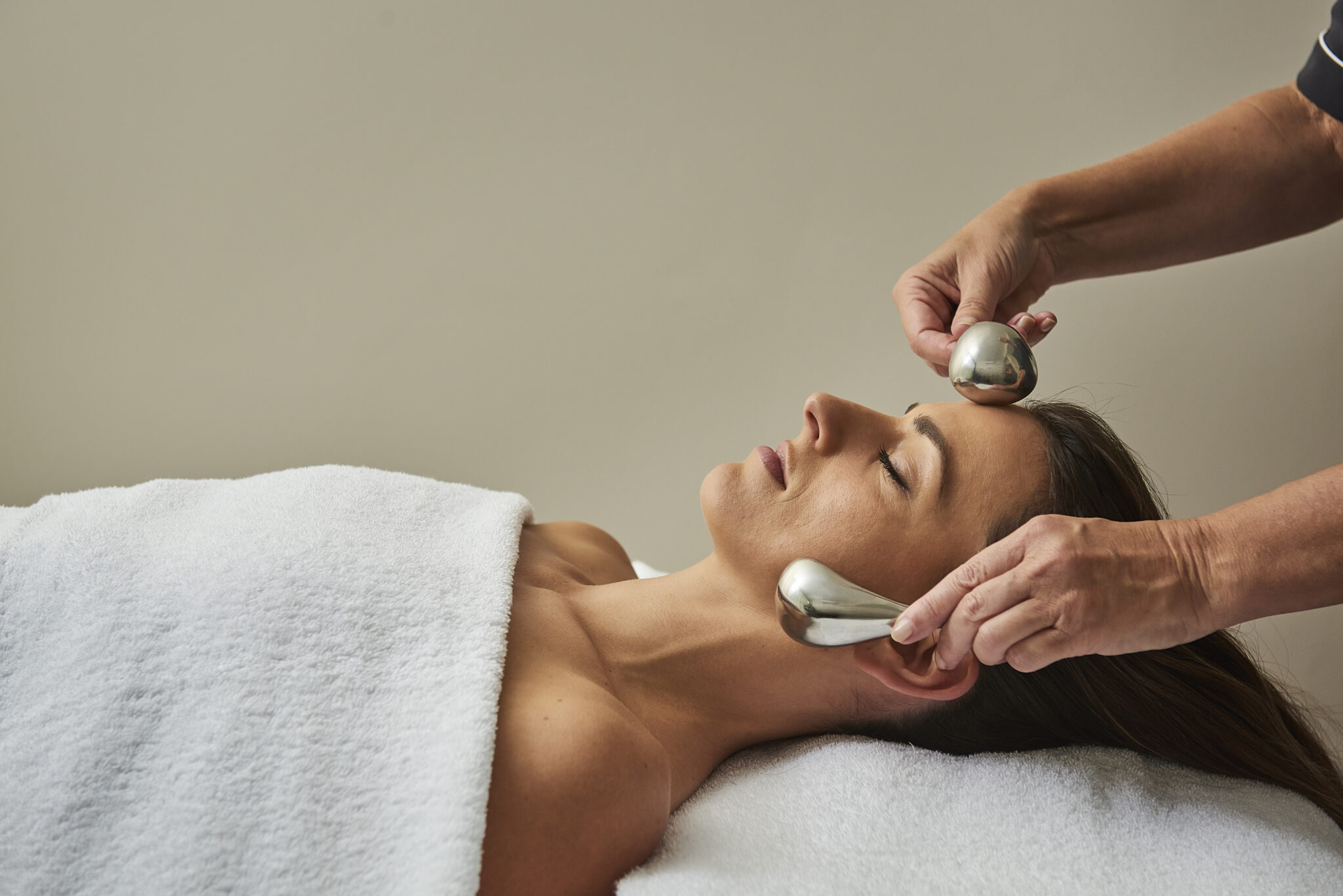 Elemis Touch Reveal Facial - Hepburn Bathhouse & Spa
